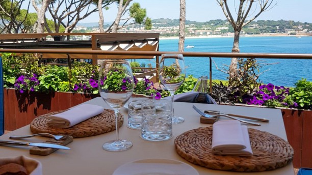 Sea Club by Paco Pérez - Alàbriga Hotel & Home Suites - De Mercado ...